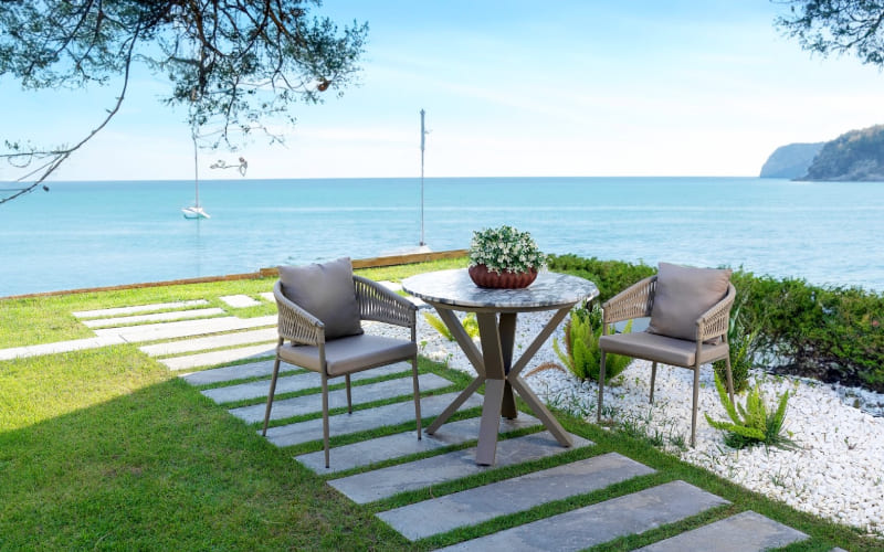 Tables - Fig & Cherry